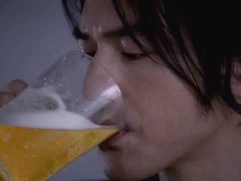 Sapporo Beer CM - Takeshi Kaneshiro gulping beer - YouTube