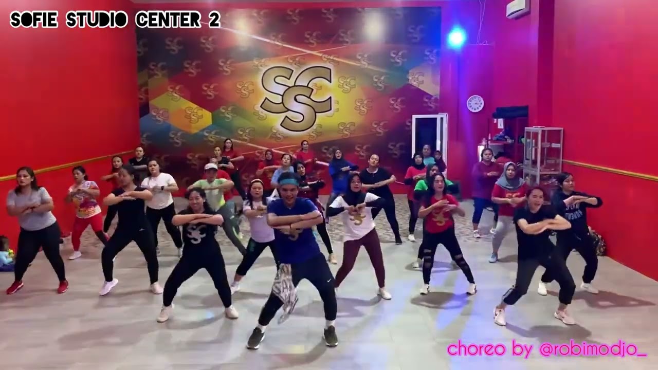 Meghan Trainor - Better When I’m Dancing ( Speed Up ) Choreo @robimodjo “ Zumba At Sofie Studio ...