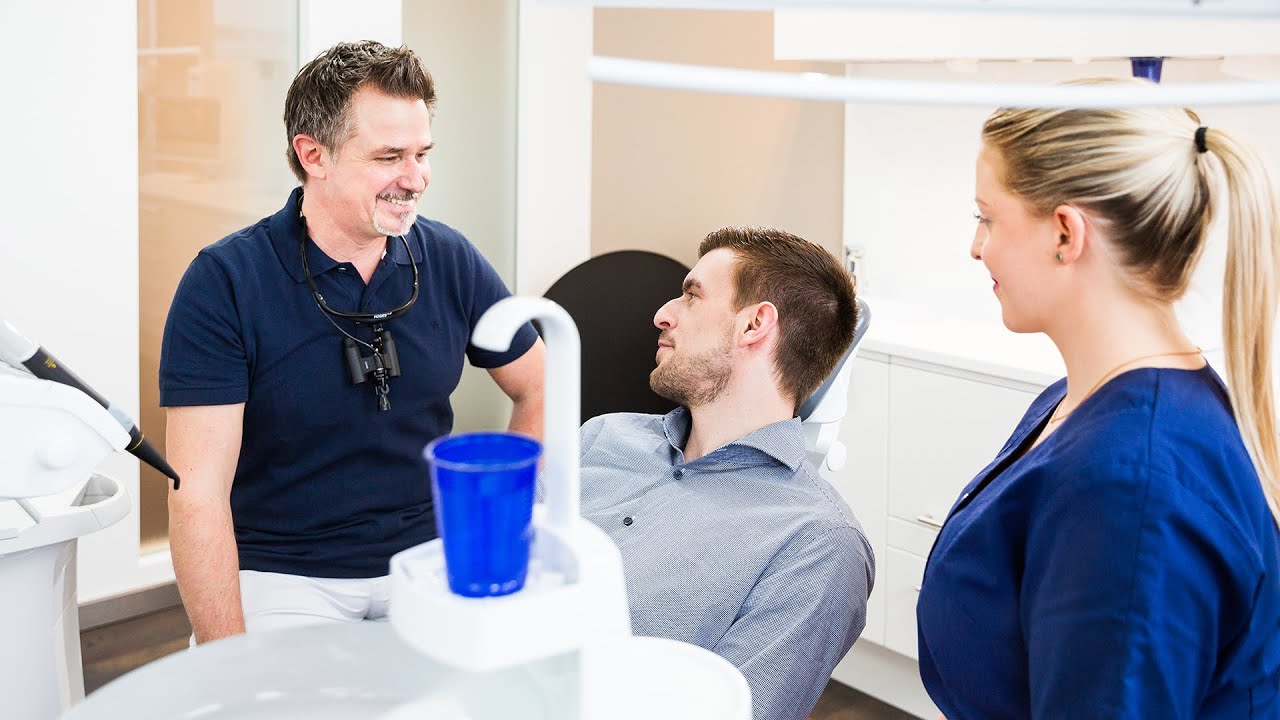 Gut aufgehoben! - Dr. Vukovic Zahnarzt aus Hasslinghausen - YouTube