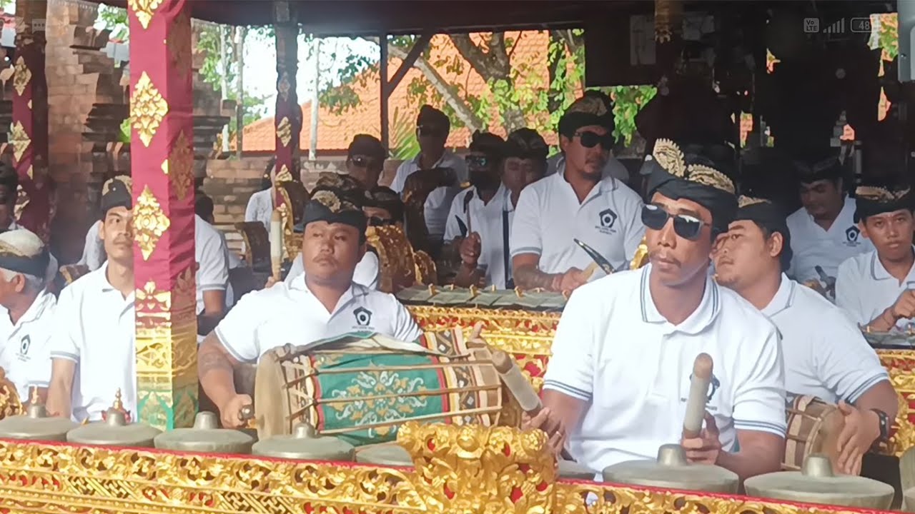 Tabuh pat ginanti sekaa gong satya darma budaya banjar batubelig - YouTube