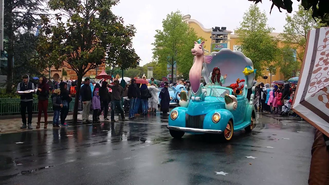 Stars and cars parade Euro Disney April 2014 - YouTube