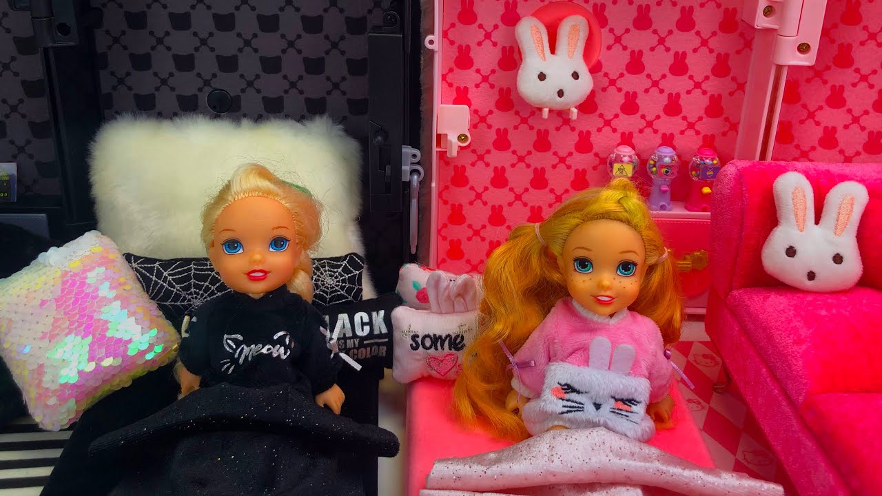 Elsa and Anna toddlers sleepover and fun games - YouTube