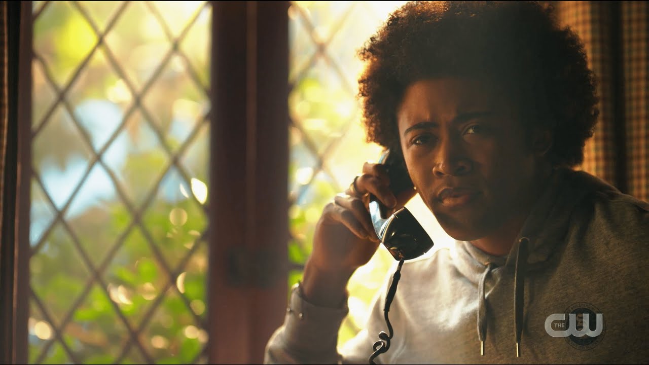 Legacies 3x05 Alyssa cheats on MG with Jed - YouTube