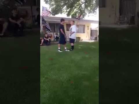 Two kids fight in front yard - YouTube