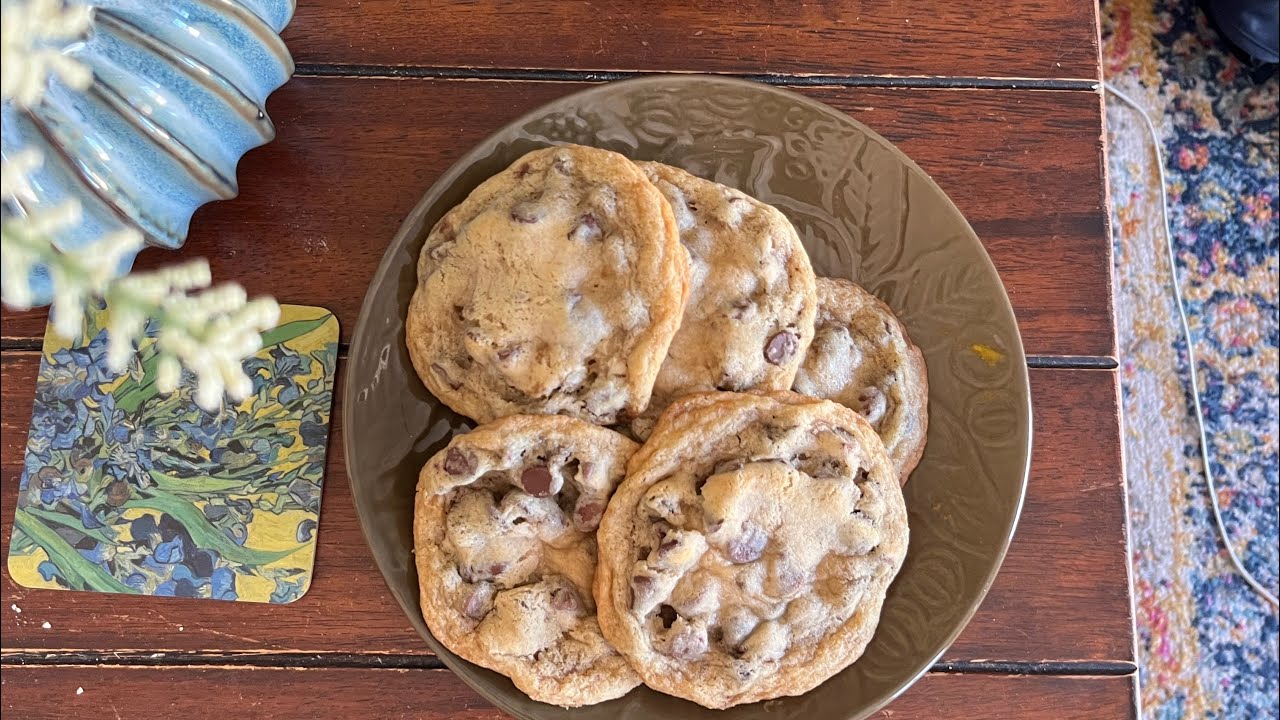 Cookies and house tour!! - YouTube