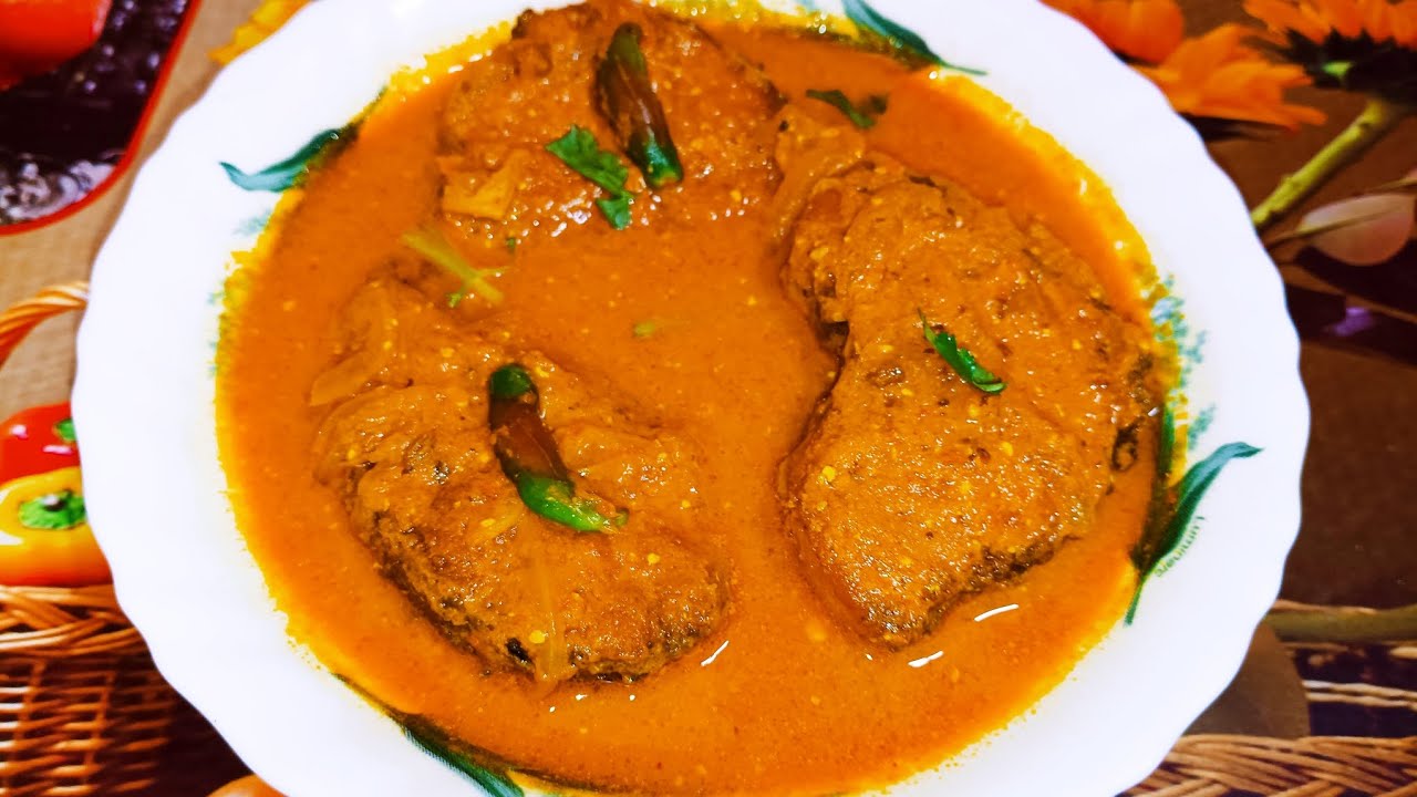 Shorshe Rui..সরষে দিয়ে রুই মাছ। Ruhu fish curry with mustard seed ...