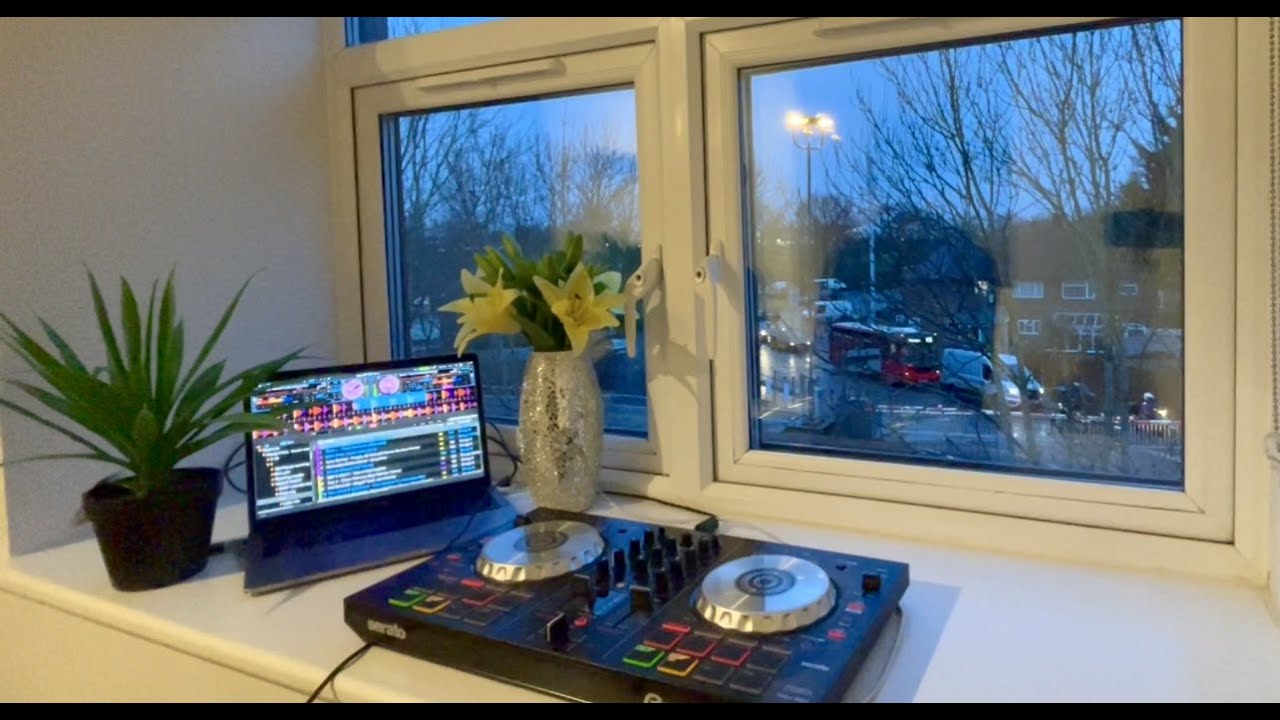 Deep House Mix @ London, March 2023 - YouTube