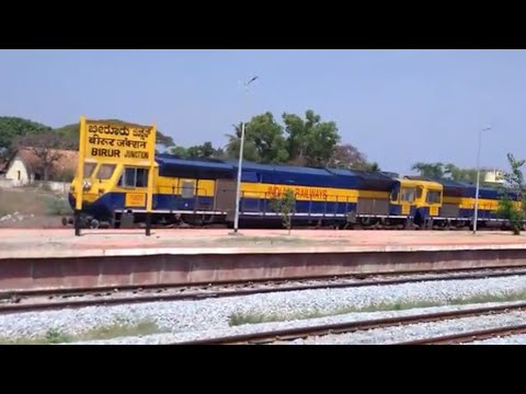 CHALUKYA EXPRESS ARRIVING & DEPARTING AT BIRUR JUNCTION - YouTube