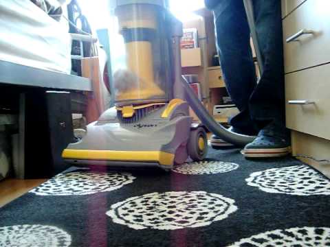 dyson dc01 standard - YouTube