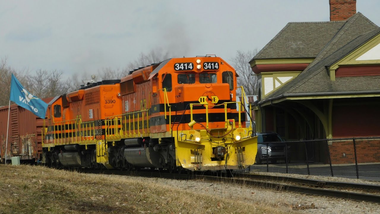 Huron & Eastern 3414 Train 702 Southbound Flushing Michigan. 3/3/2020 12:46PM. - YouTube