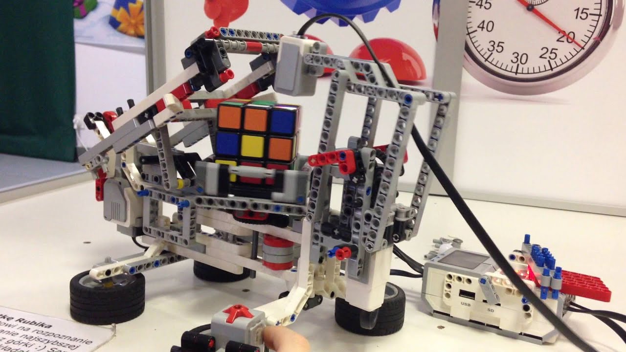 LEGO Robot breaks the Rubik's Cube - YouTube
