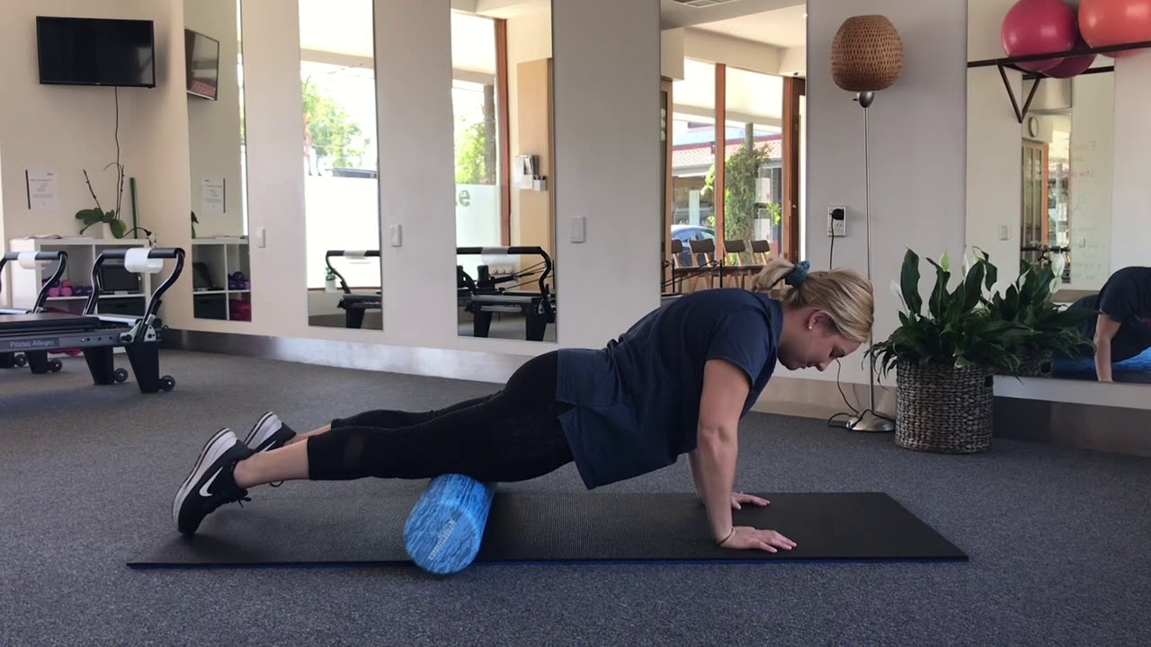 Foam Rolling For Quardriceps - YouTube
