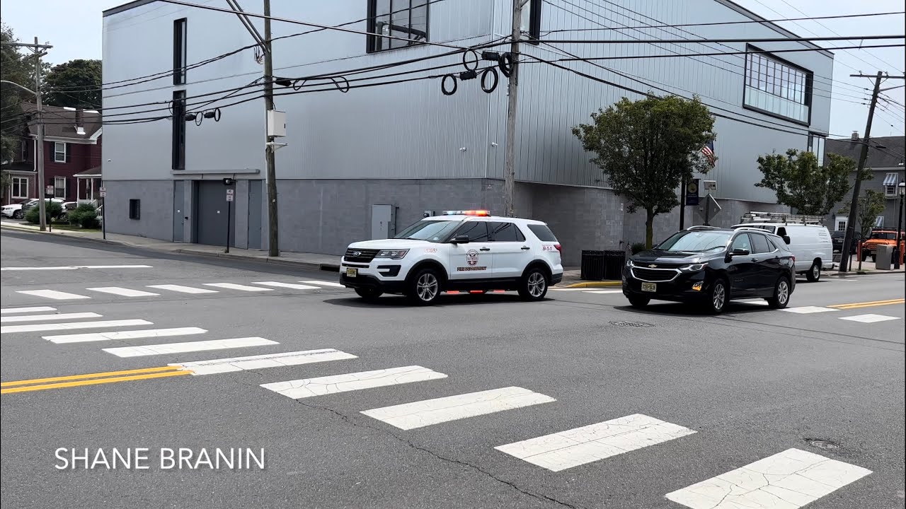 Rumson Fire Department Deputy Chief Car 42-67 Responding 8/21/23 - YouTube