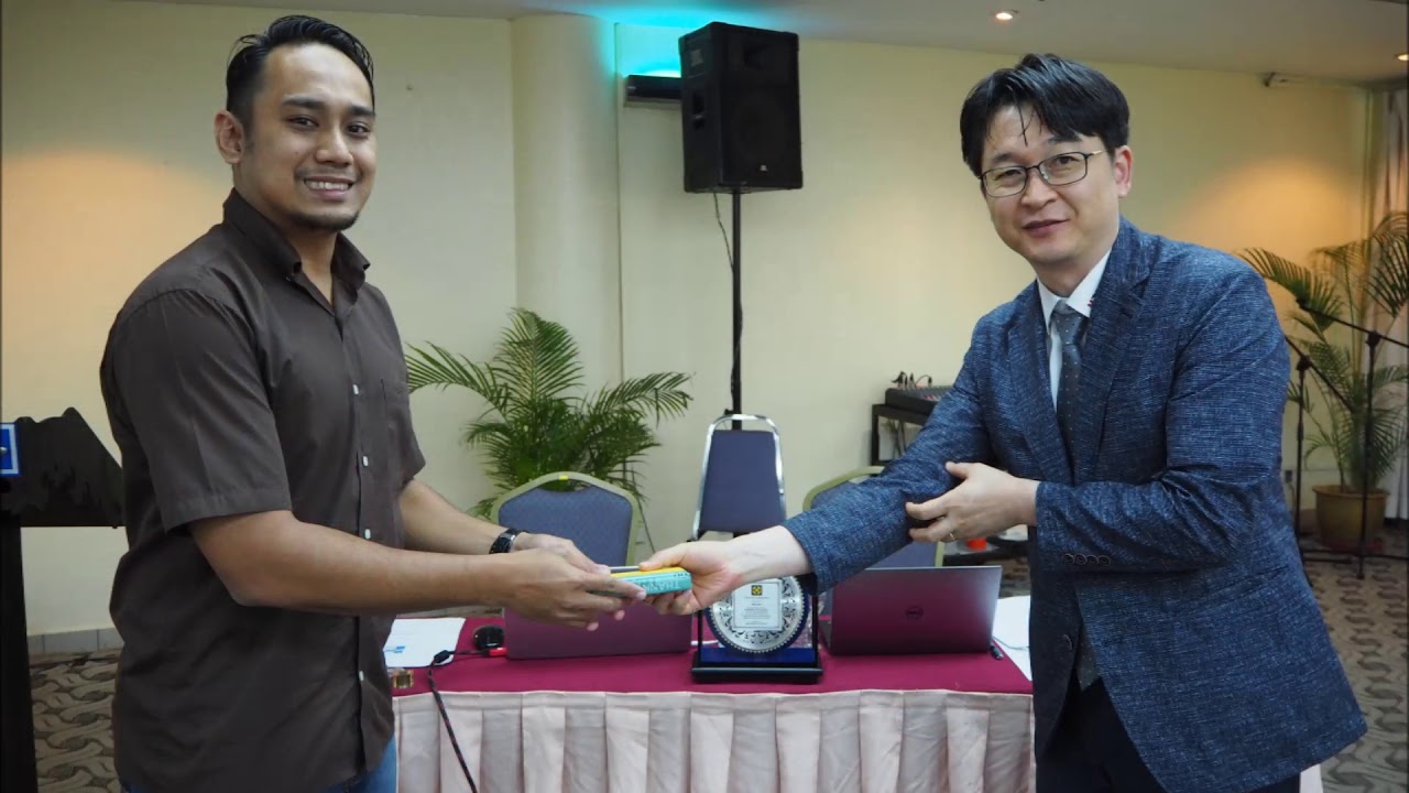 Video Montage during Seminar of Metallurgical Sample Preparation - YouTube