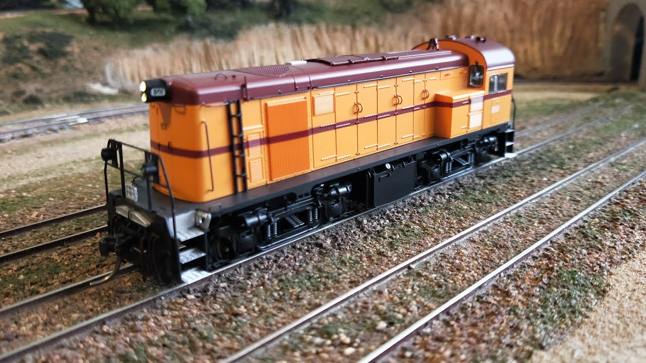 SDS Models SAR 800 class DCC sound - YouTube