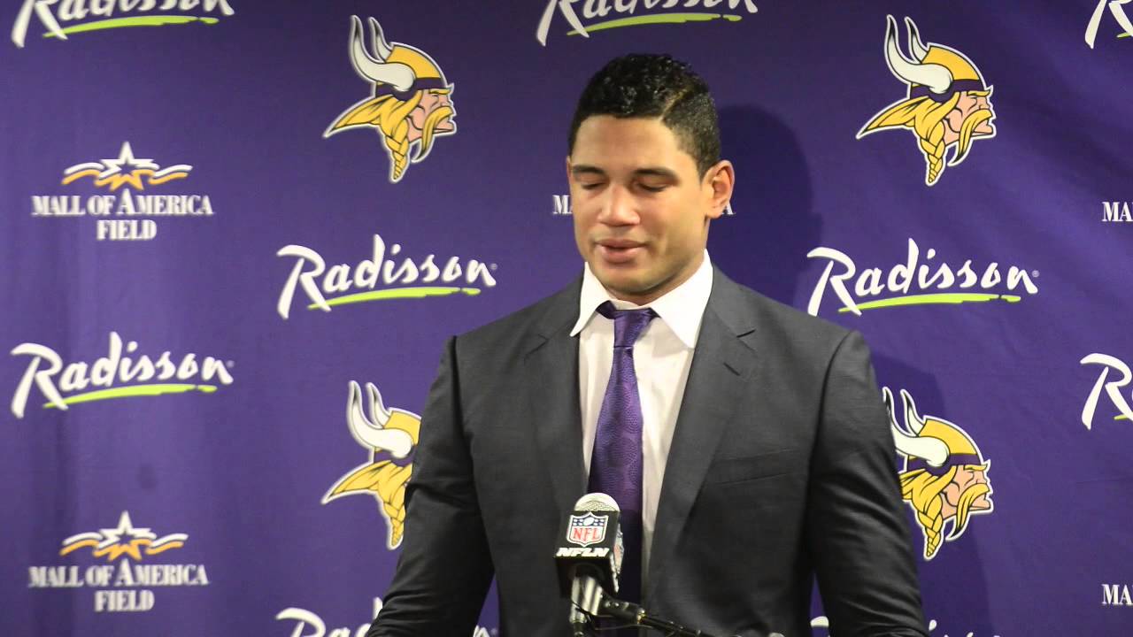 Vikings Freeman just a hair - YouTube