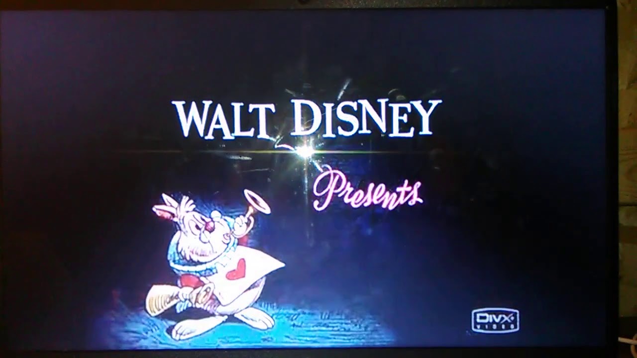 Alice In Wonderland-opening credits (italian) (2007) - YouTube