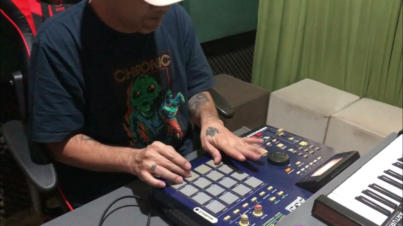 Sampling Boom Bap Beat 90s Mpc 2000 xl - YouTube