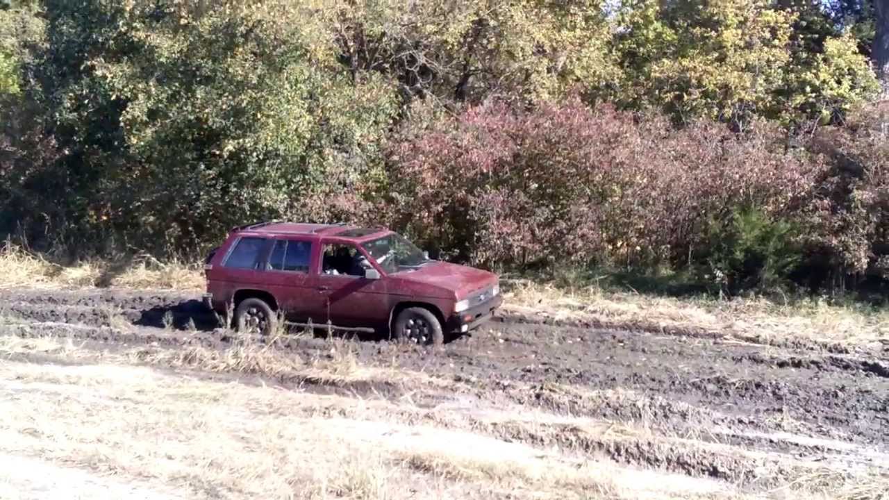 92 Nissan Pathfinder mudding part 2 - YouTube