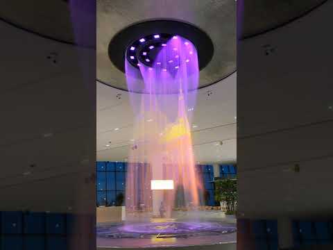 LaGuardia Airport Fountain Display - YouTube
