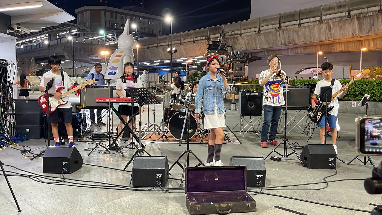 SATURN’s band - คำเชยเชย (Big and The Super band) at MBK Center ...