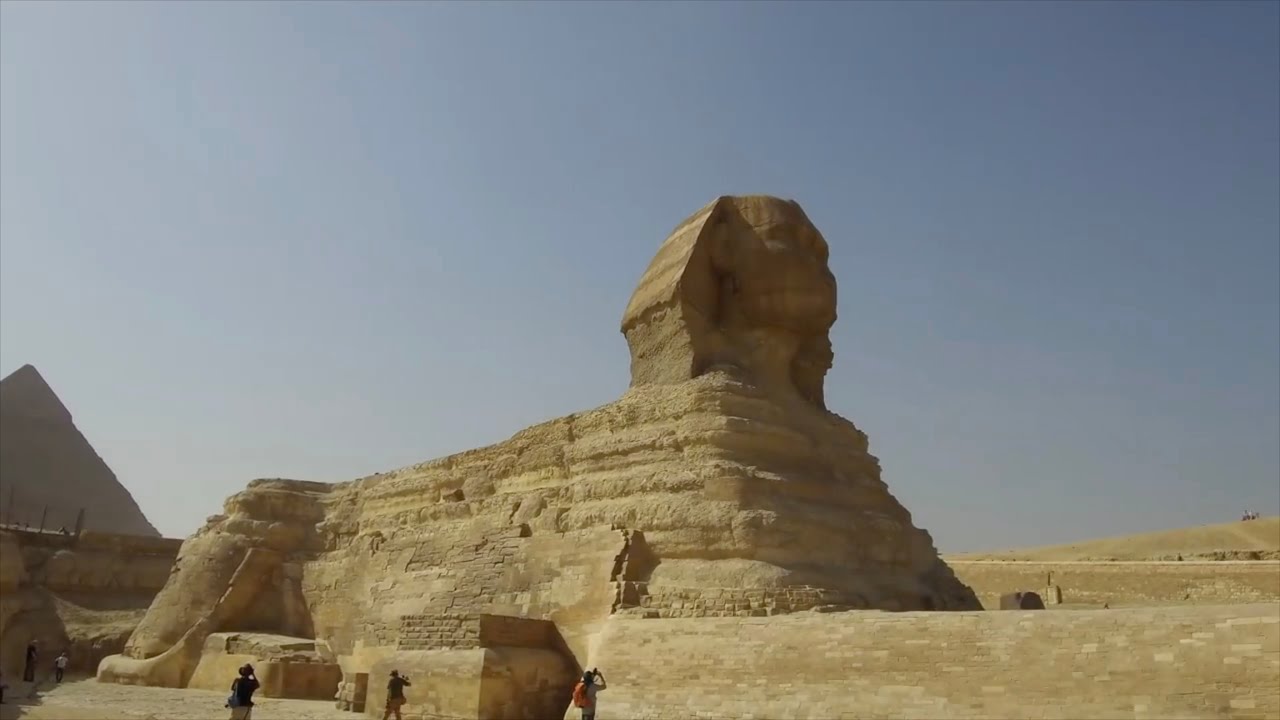 The Megalithic Valley Temple And Great Sphinx At The Giza Plateau In ...