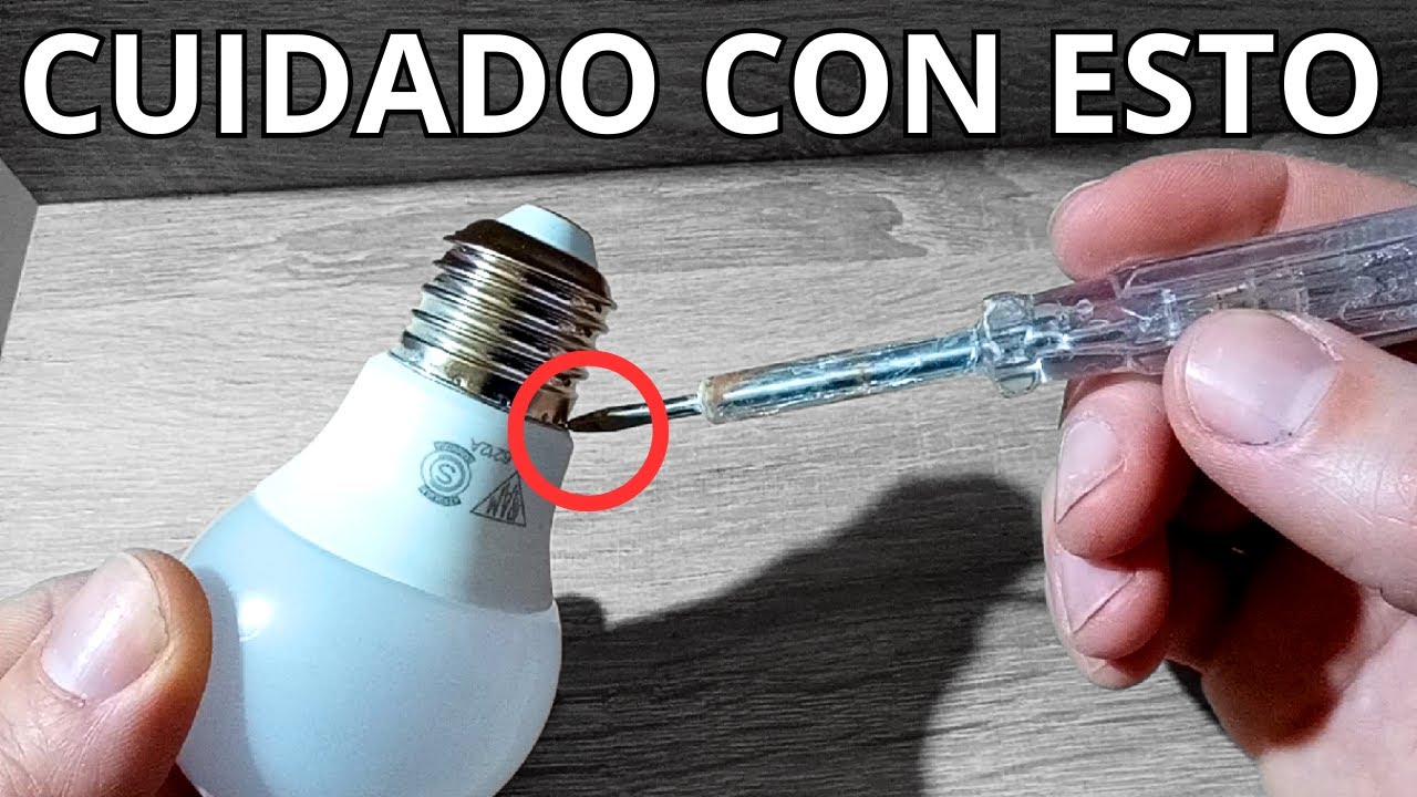 EL MAYOR PELIGRO AL CAMBIAR UN FOCO - YouTube