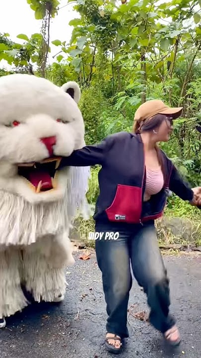 Kak Jihan & bocil lagi main petak umpet di ganggu can macanan - YouTube