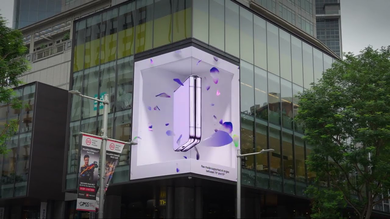 Samsung 3DOOH at The Heeren, Orchard Rd Singapore. - YouTube