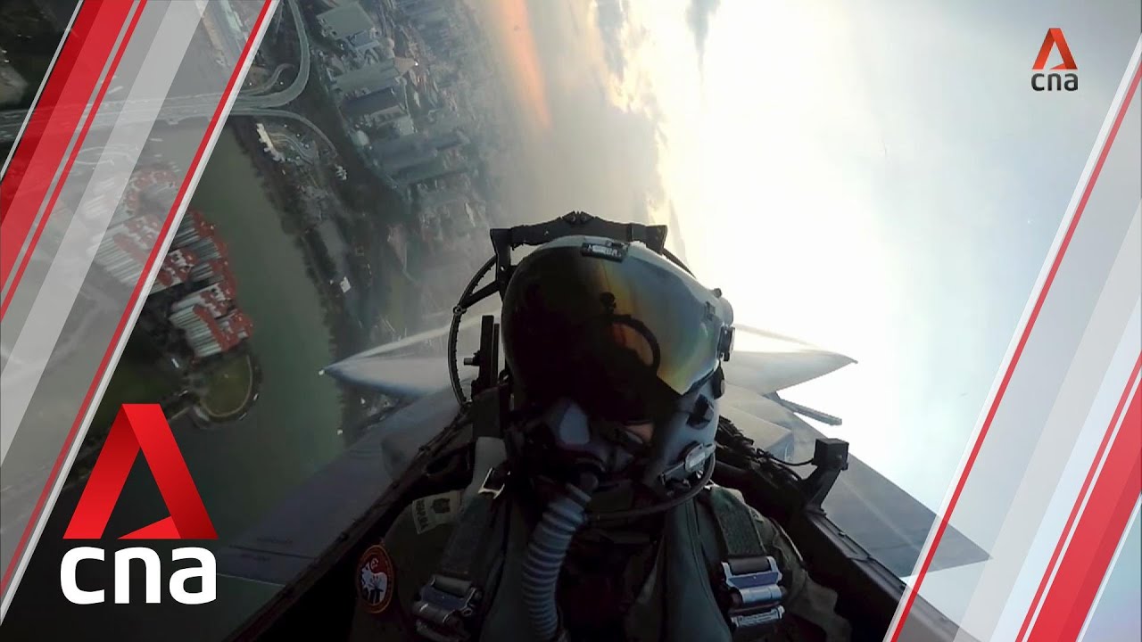 NDP 2019: Aerial display - YouTube