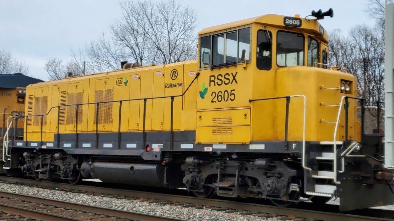CSX Activity in Terre Haute, IN 12-11/13-22 ft. RSSX 2605, CSX 4568 - YouTube
