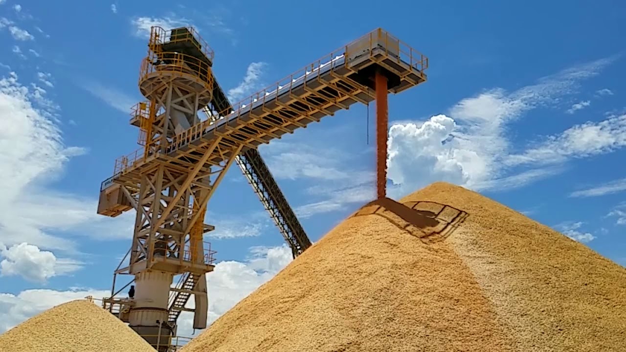 Bruks Siwertell Circular Blending Bed Stacker Reclaimer Showcase Video ...