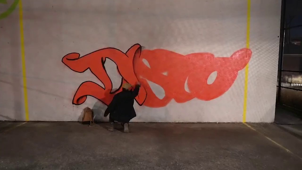 DISTORT Painting Graffiti - YouTube