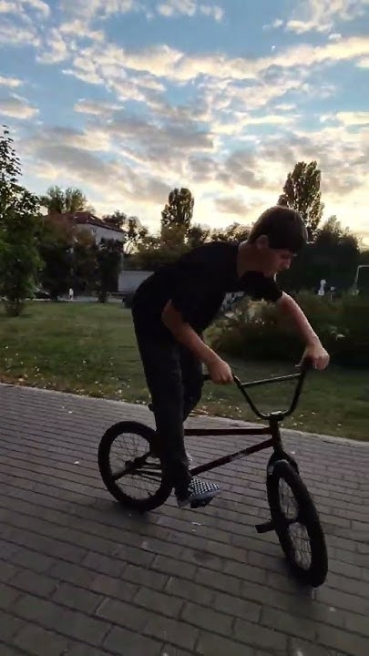 Кручу руль в разные стороны на бмх #bmx #bmxstreet #bmxlife #тольятти # ...