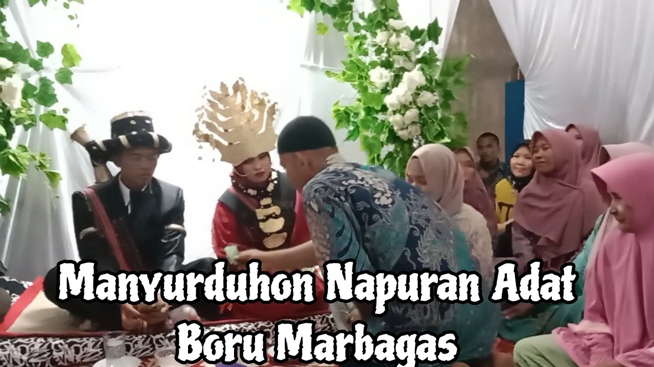 Adat Batak Angkola | Mambutongi Mangan Adat Boru Marbagas - YouTube