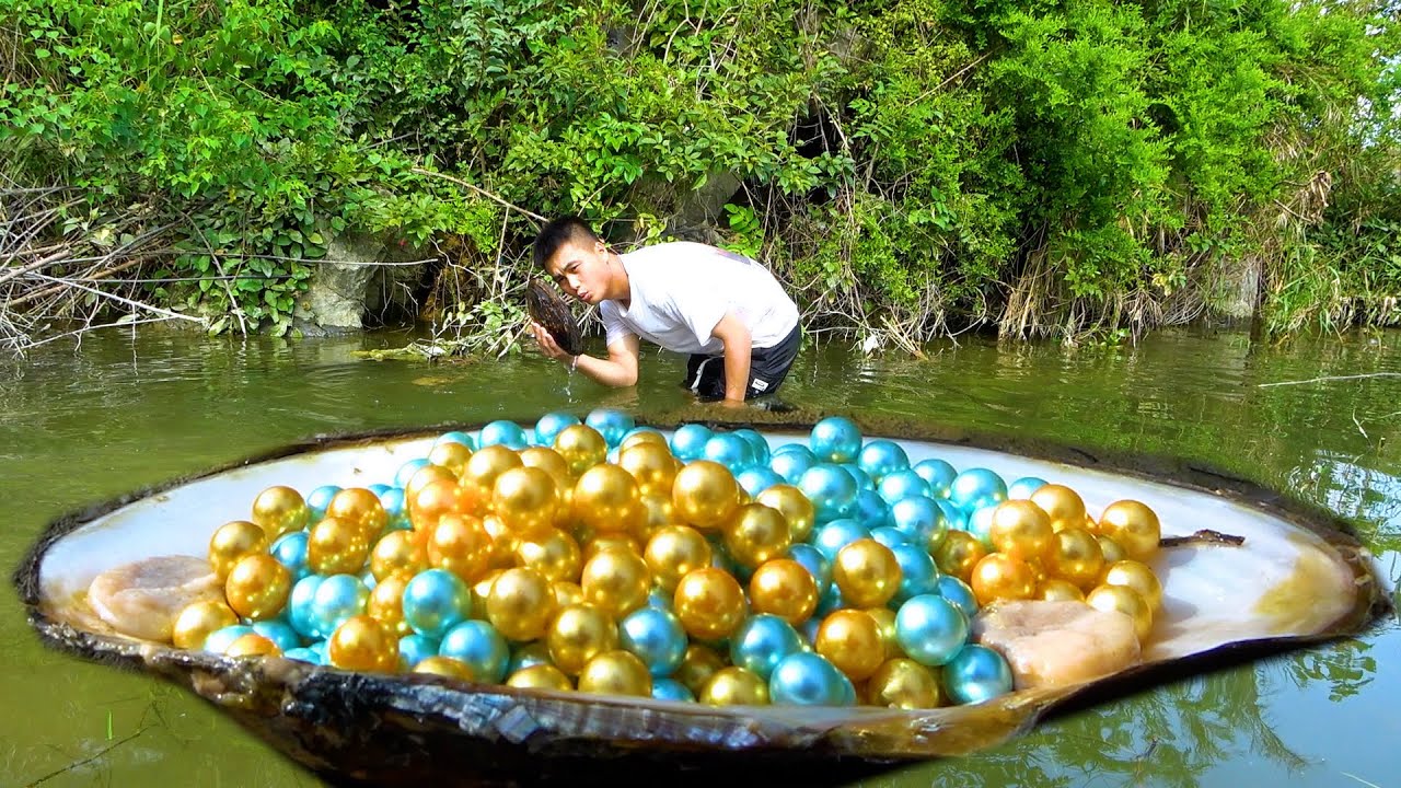 I tried hard to break open the giant clam, and its belly was filled ...