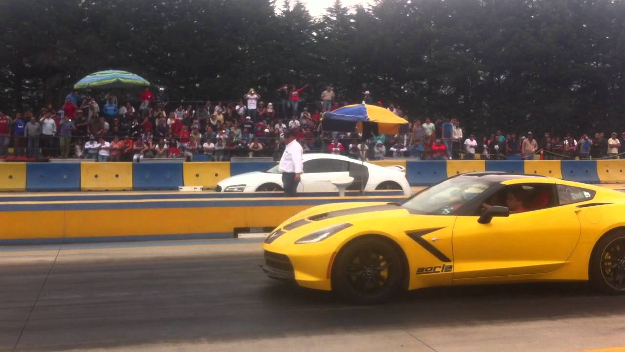 Corvette C7 vs Audi R8 v10 - YouTube