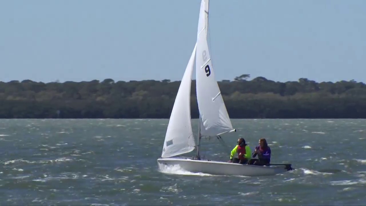 Dunedin takes Japanese students sailing - YouTube