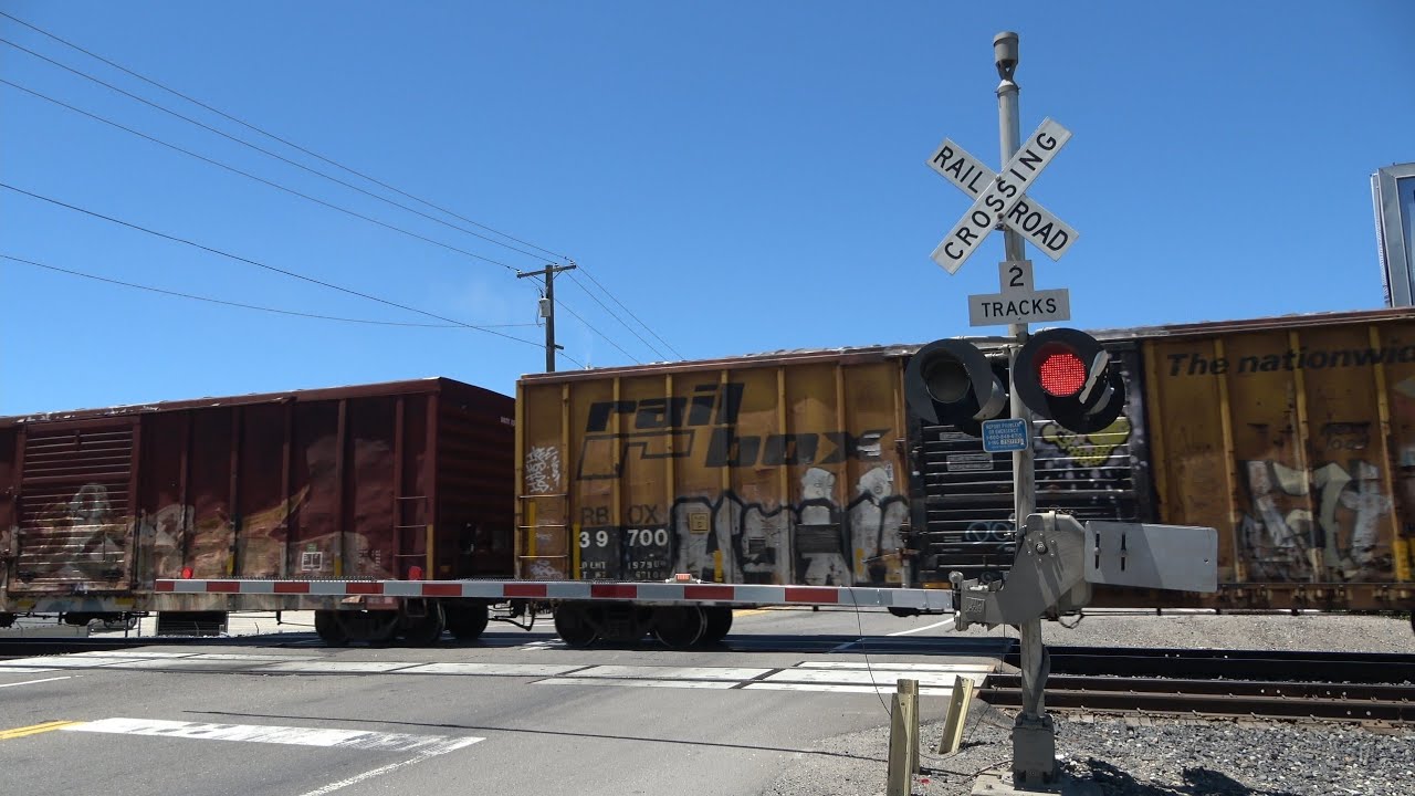 UP 1516 Tracy Turn Local North - Roth Rd. Railroad Crossing, Lathrop CA ...