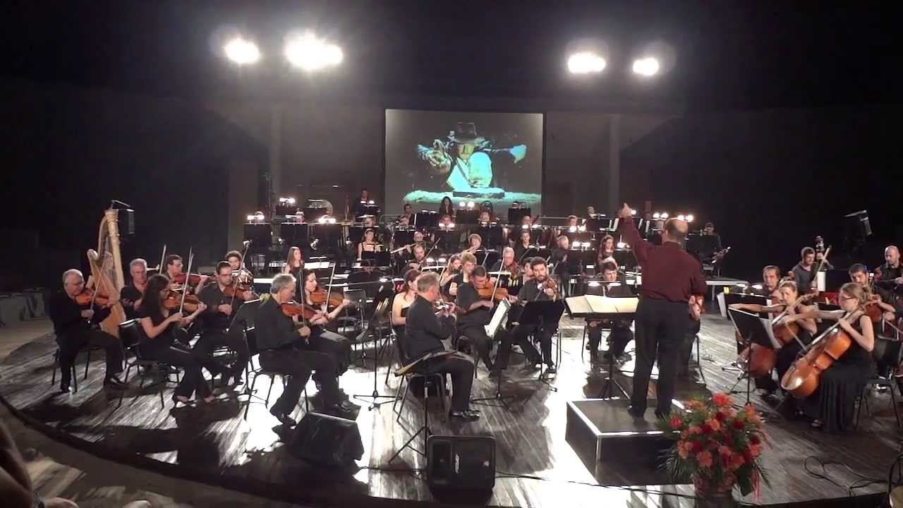 John Williams - Indiana Jones Raiders March Live - YouTube