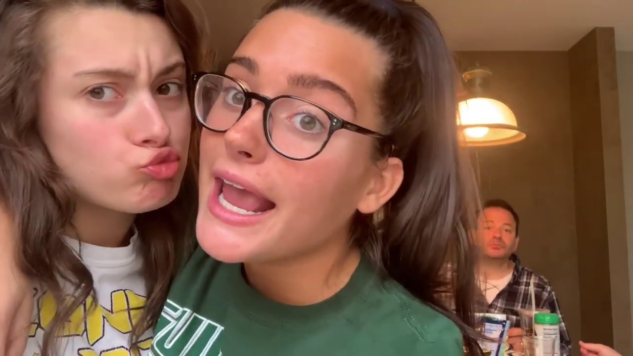 What I Eat In A Day Vlog + viral tik tok coffee! - YouTube