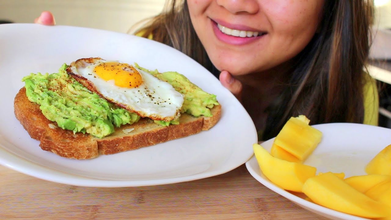 ASMR: Avocado Toast *EATING SOUNDS* - YouTube
