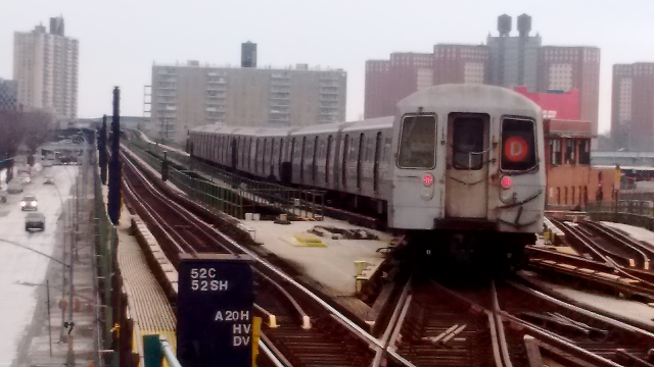 NYC Subway HD: R68 D Trains via the F Line (Local & Express) 2/11/17 ...