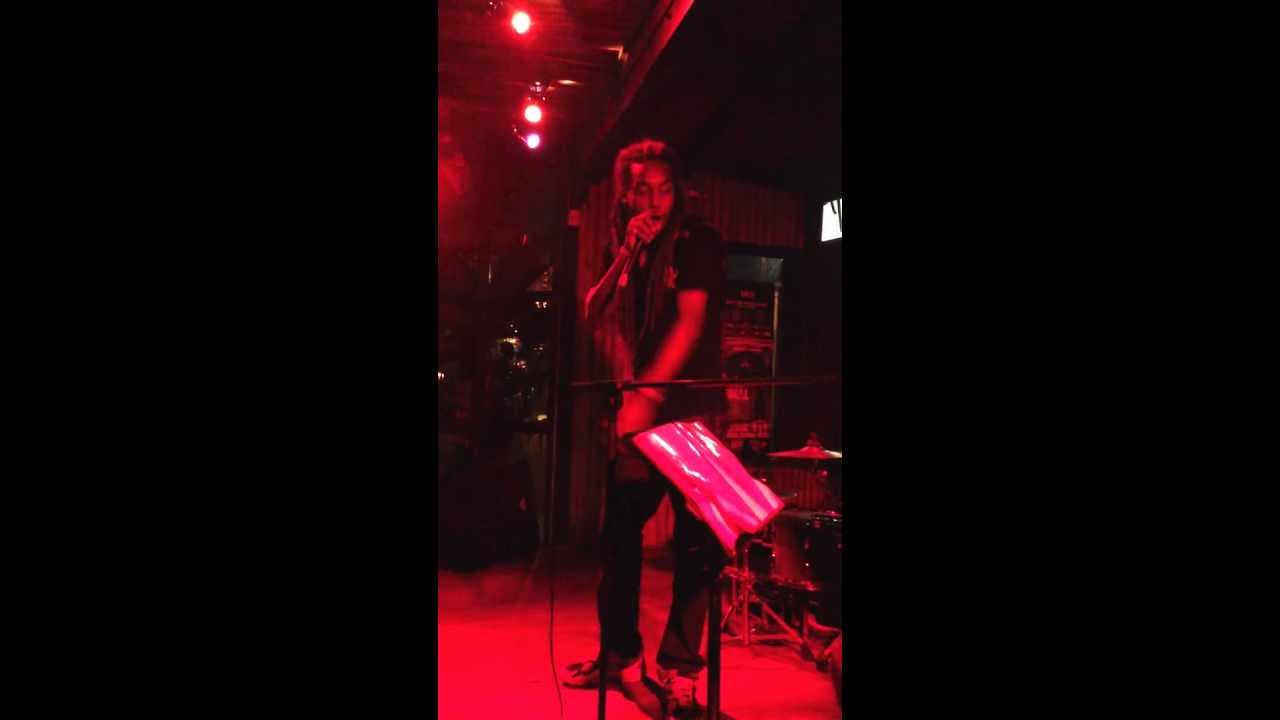 Natty Gong - Cool Higher (Yaniss Odua Cover) Live in Banana Beach Club ...