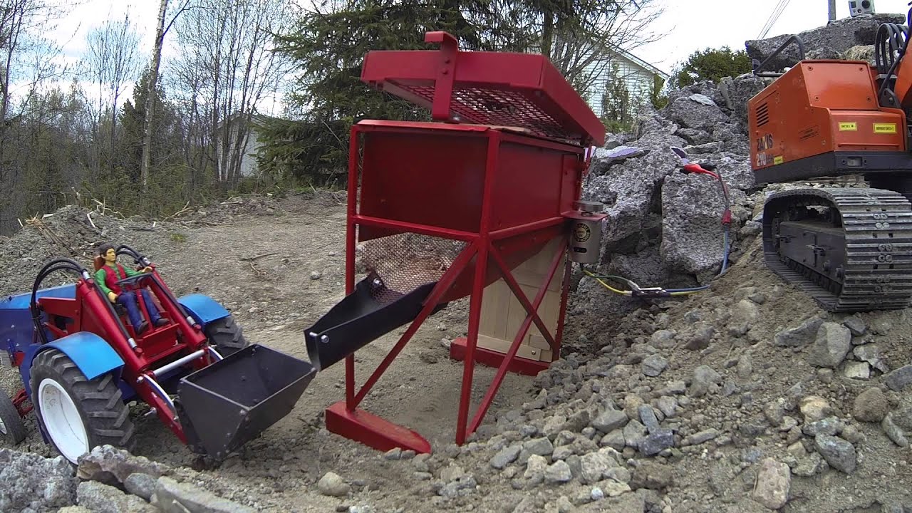 Lindeberg R/C Quarry pt 7 - New screener - YouTube