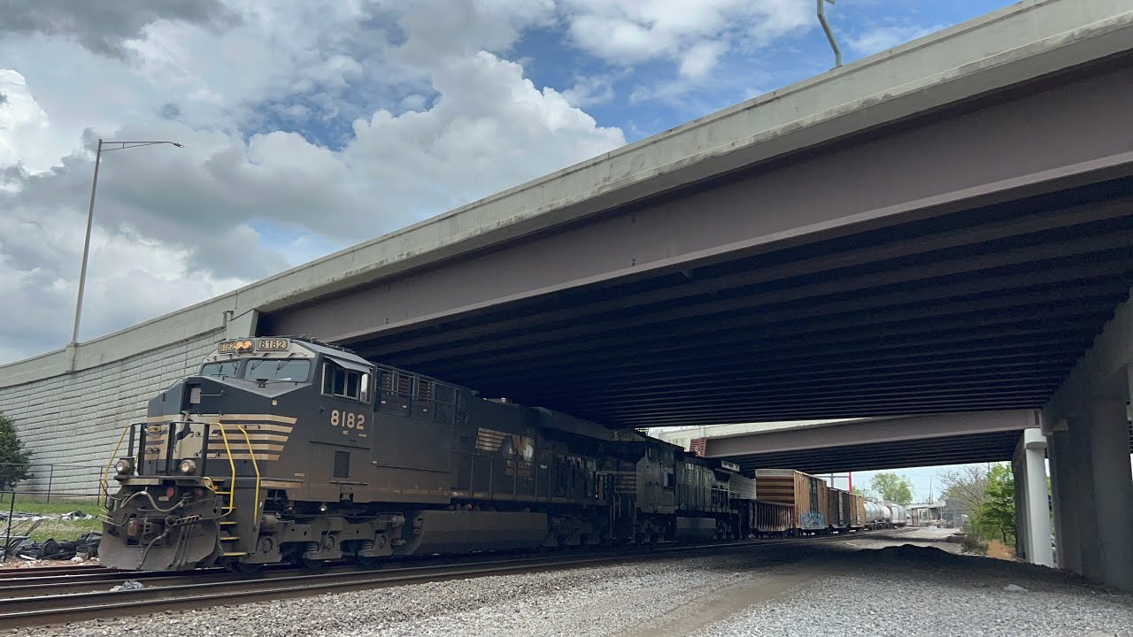 NS 8182 Leading 127 Meets NS 3307 Leading T21-15 on 4/14/23 - YouTube