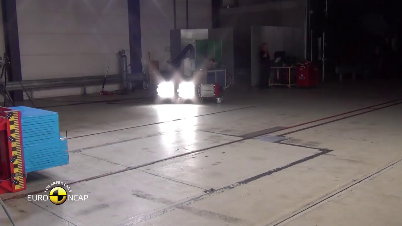 2015 Mitsubishi L200/Triton Crash Test by Euro Ncap - YouTube