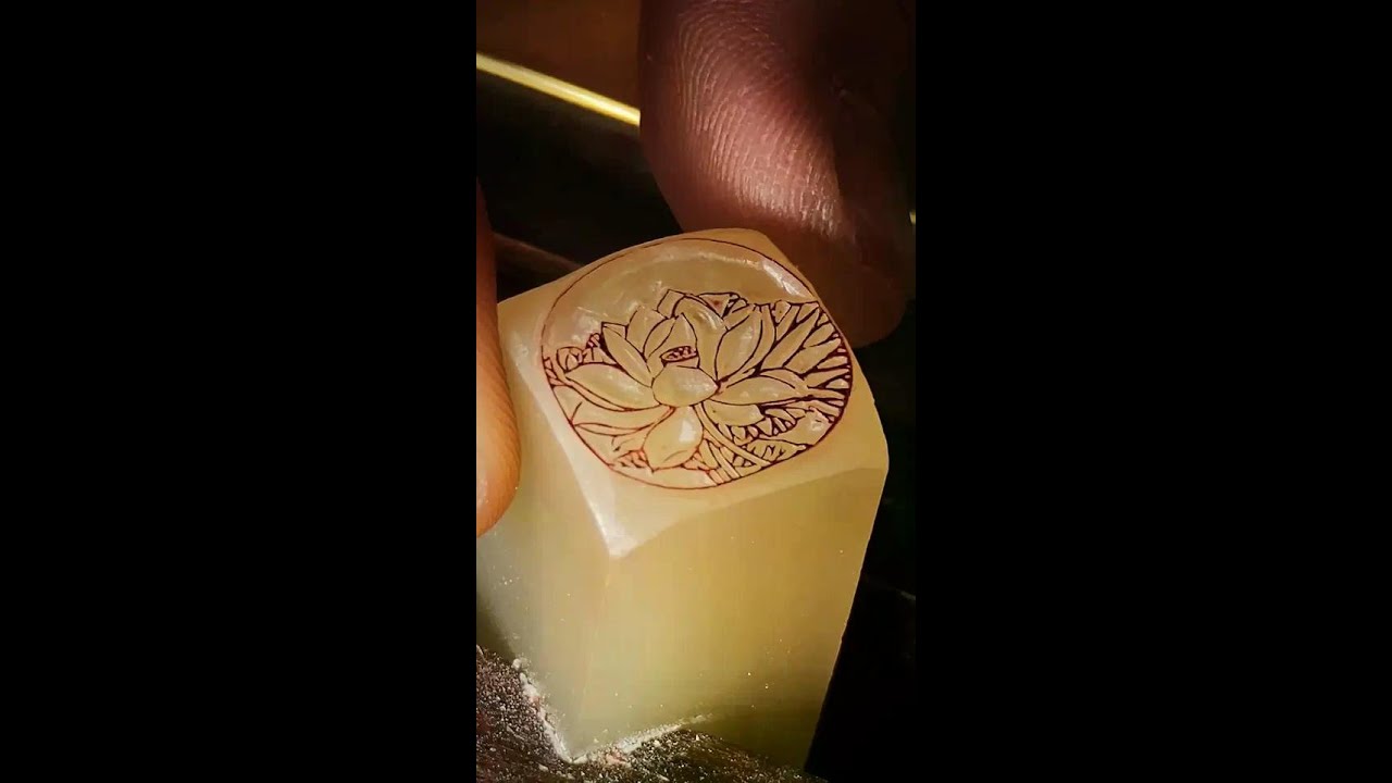 I carved a song lotus on a 2cm stone.# Seal Cutting Art# Seal Cutting ...