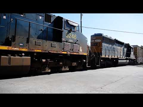 CSXT Locomotive 3203 Leads CSX Train Q692 Out Of Greenwood SC - YouTube