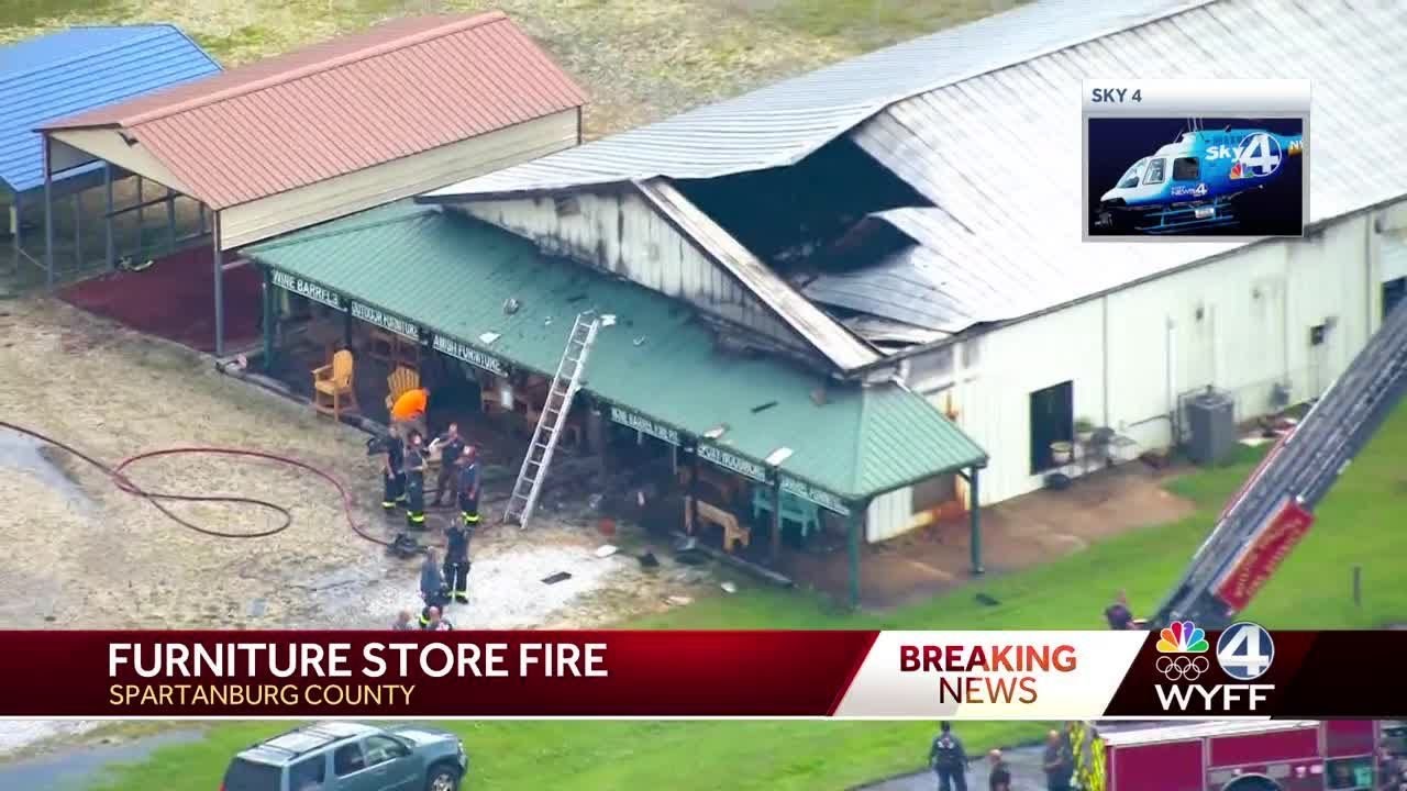 Video shows fire burning at Chesnee, South Carolina, furniture store ...